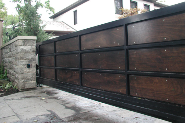 Wood/Aluminum Slide Gate w/Masonry Columns | Total Gate